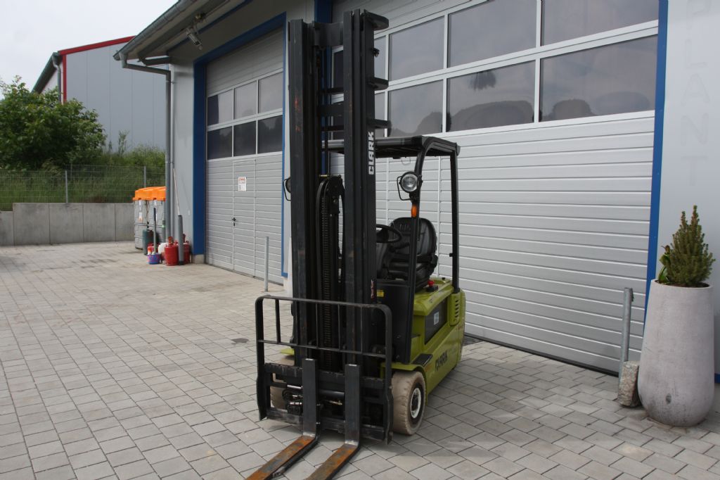 Eckl Gabelstapler Service | Gebrauchtstapler & Mietstapler | Clark ...