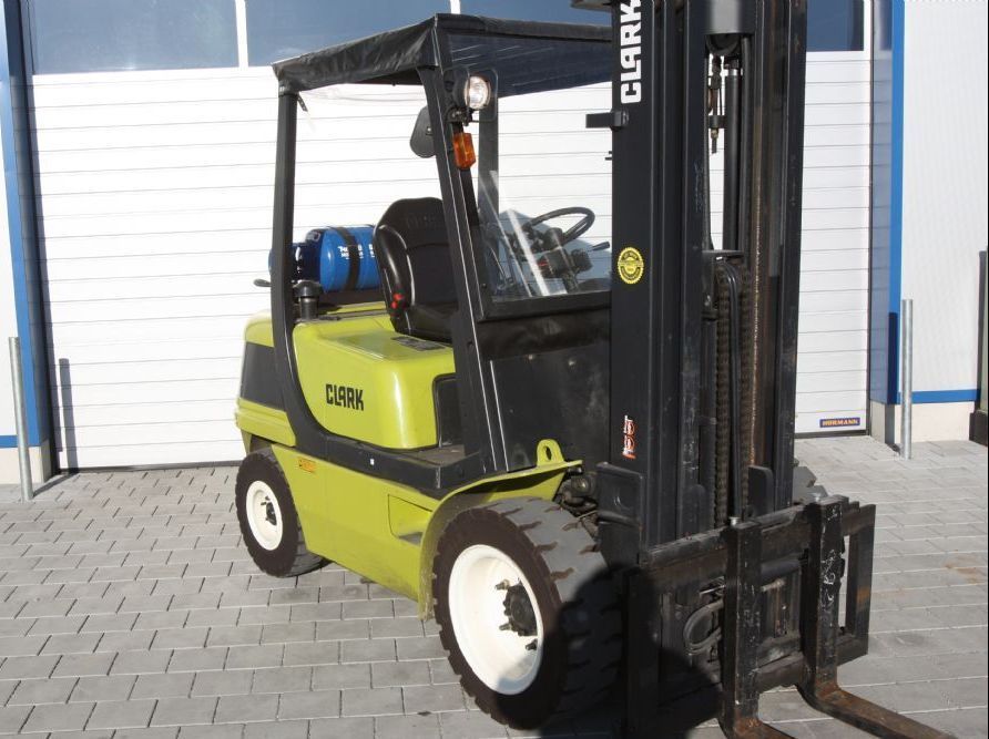 Eckl Gabelstapler Service | Gebrauchtstapler & Mietstapler | Clark ...