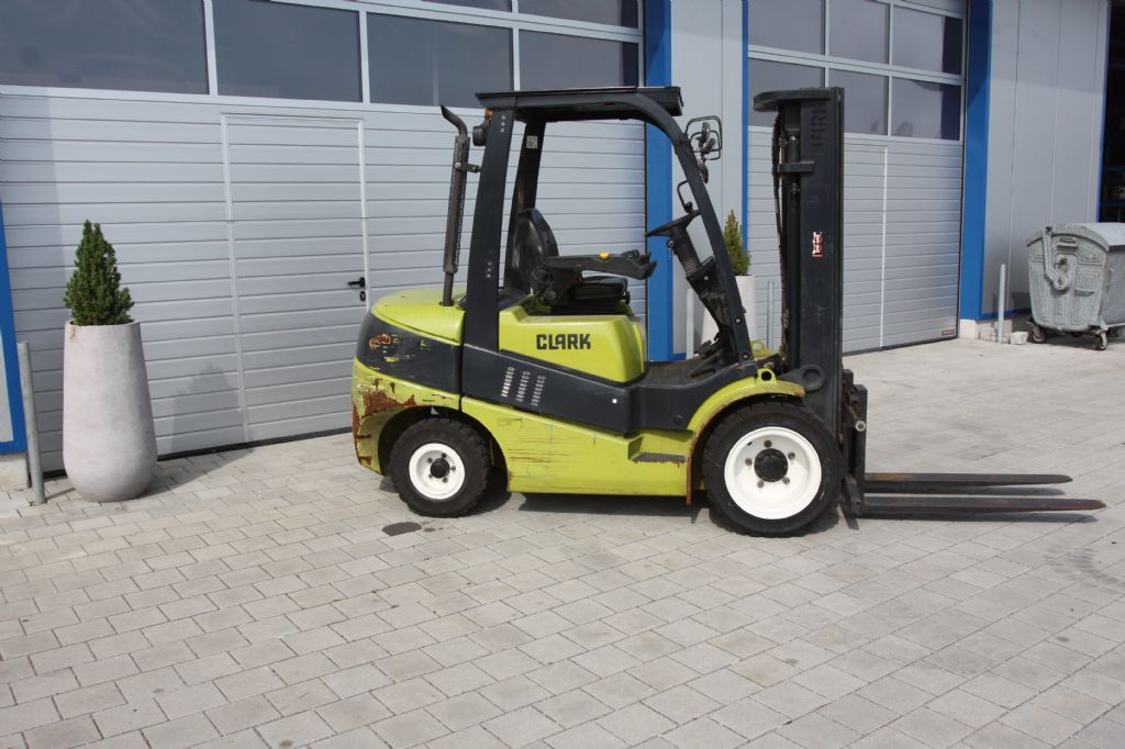 Eckl Gabelstapler Service | Gebrauchtstapler & Mietstapler | Clark ...
