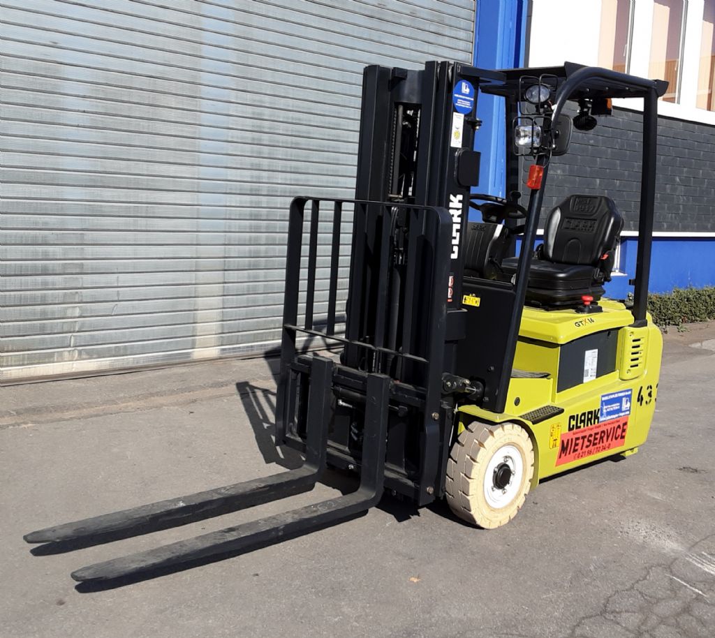 Mietstapler – Gabelstapler u. Lagertechnik Vermietung | Clark GTX 16 ...