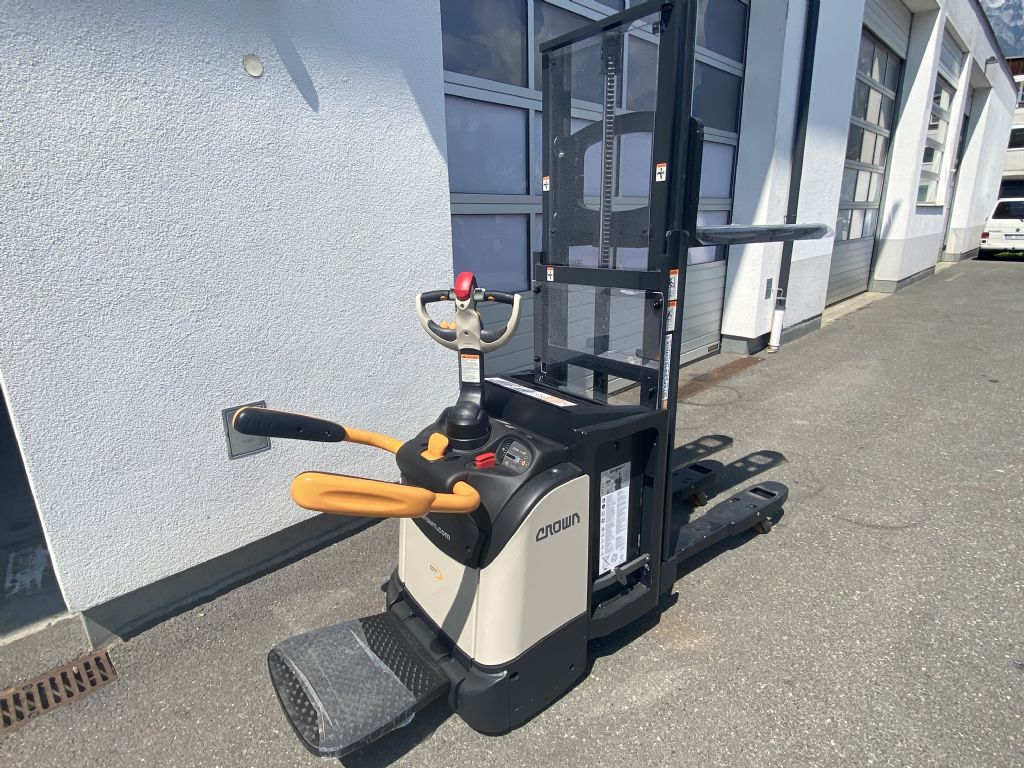 Gebraucht High Lift stacker Tirol | Crown DT3040 ETL Duplex Electric ...