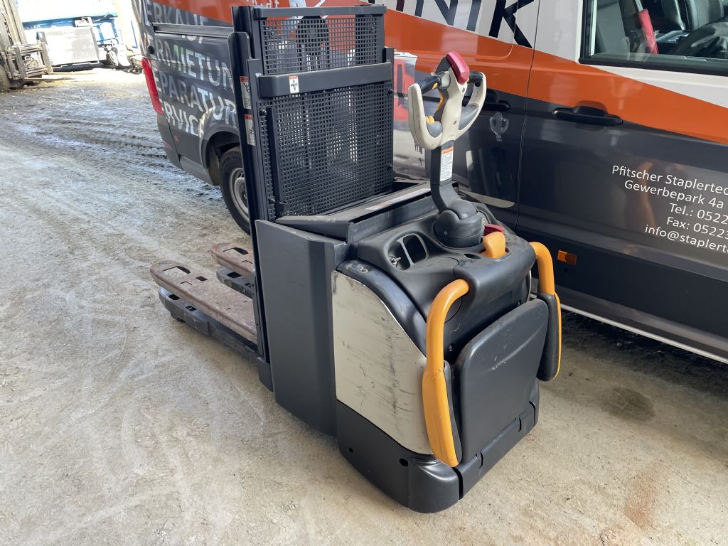 Miete High Lift stacker Tirol | Crown Duplex Electric | Pfitscher Miet ...