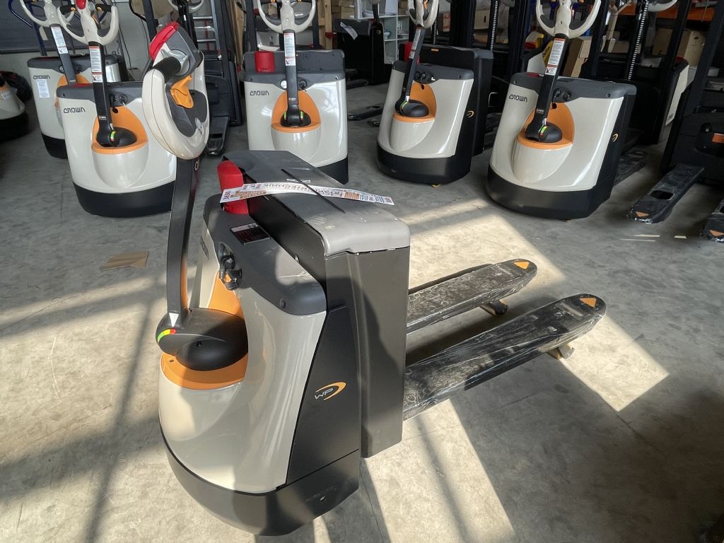 Used Electric Pallet Truck Tyrol | Crown WP 3215 Electric | Pfitscher ...