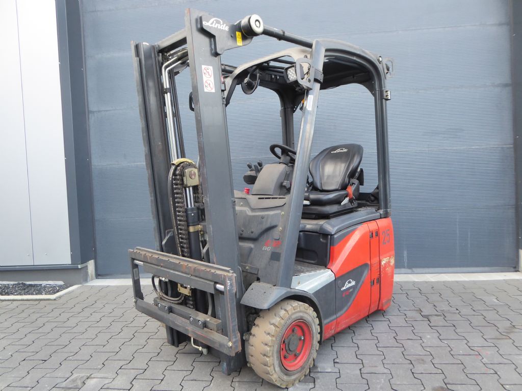 Gebrauchte Linde E12-02 | Gebrauchte Elektrostapler von SKS ...
