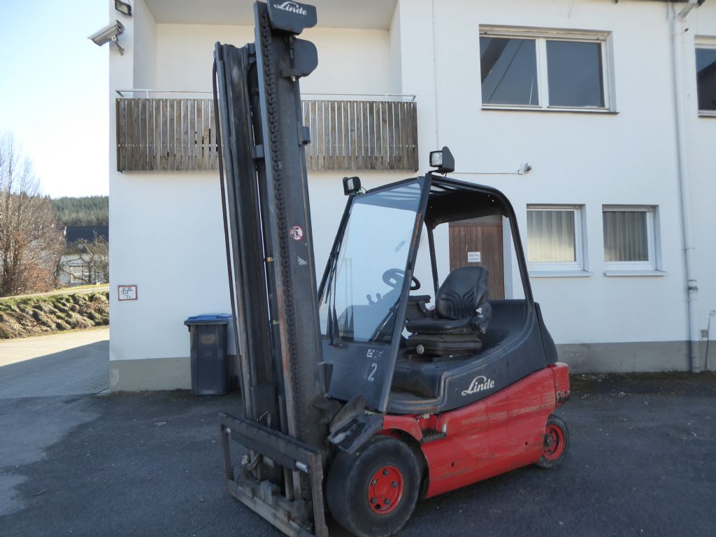Gebrauchtstapler | Linde E30 / 02 Elektro 4 Rad-Stapler Standard ...