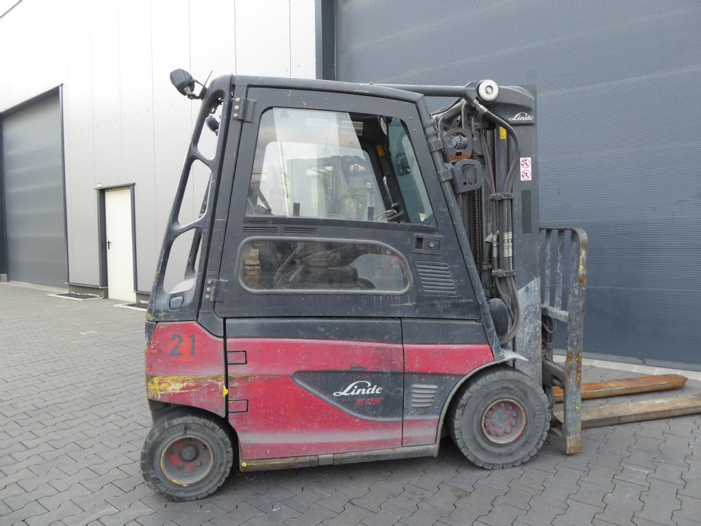 Gebrauchte Linde E25-01 | Gebrauchte Elektrostapler von SKS ...